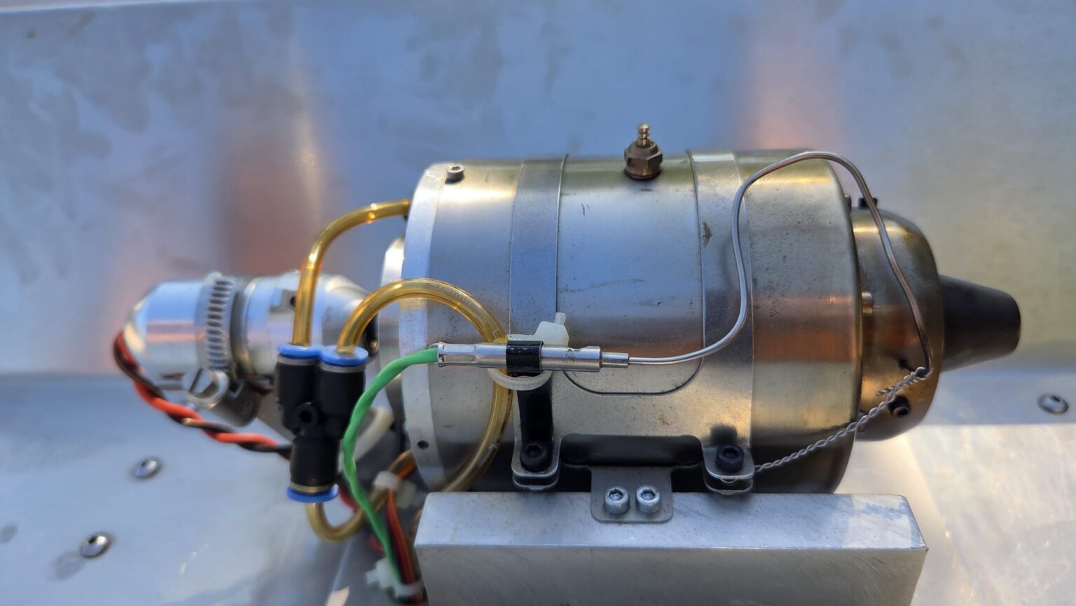 Testing Alternative Fuels on a Small Turbojet Engine - Zavod za aeronautiku